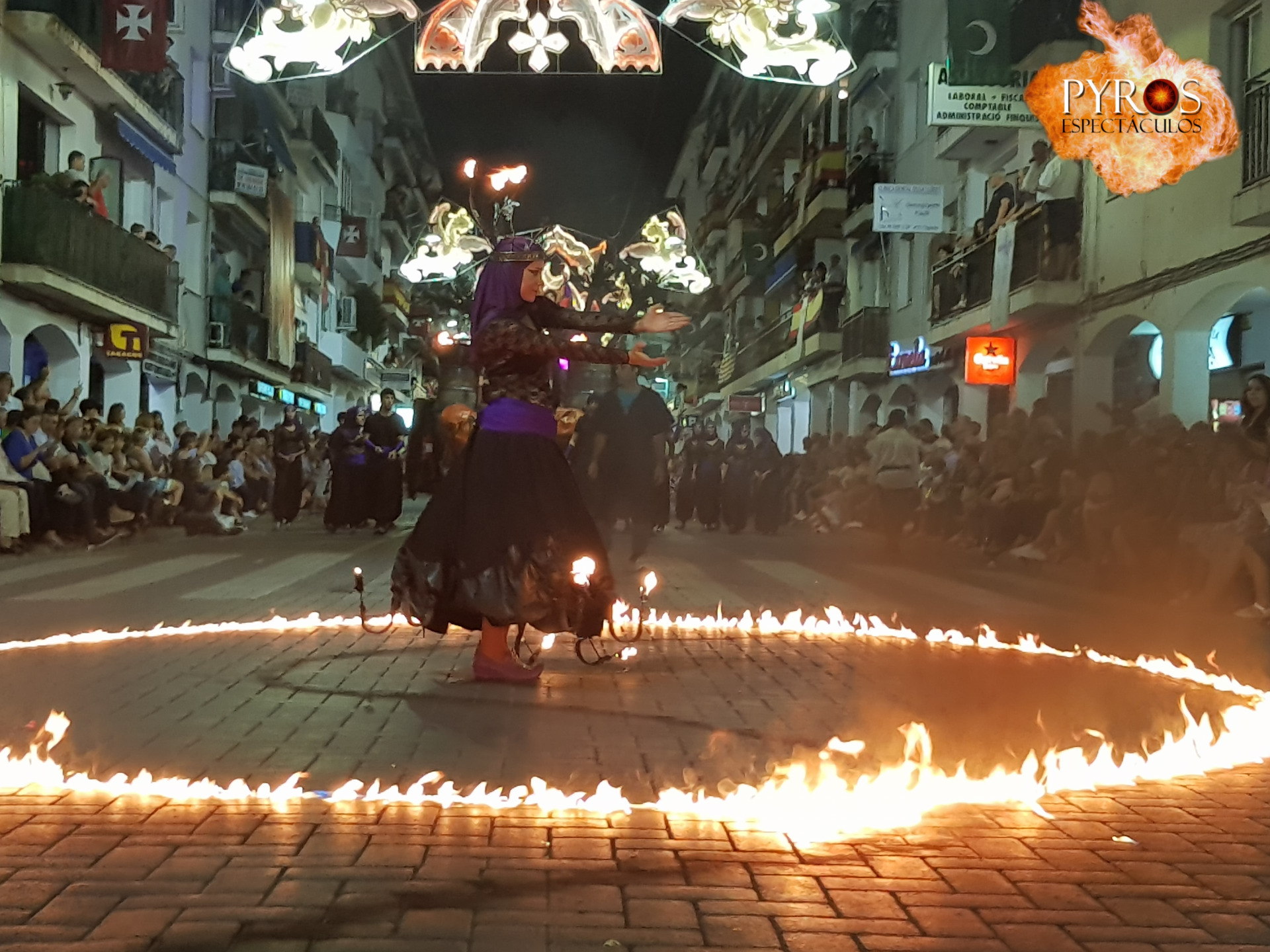 Camino de fuego :: www.pyrosespectaculos.com